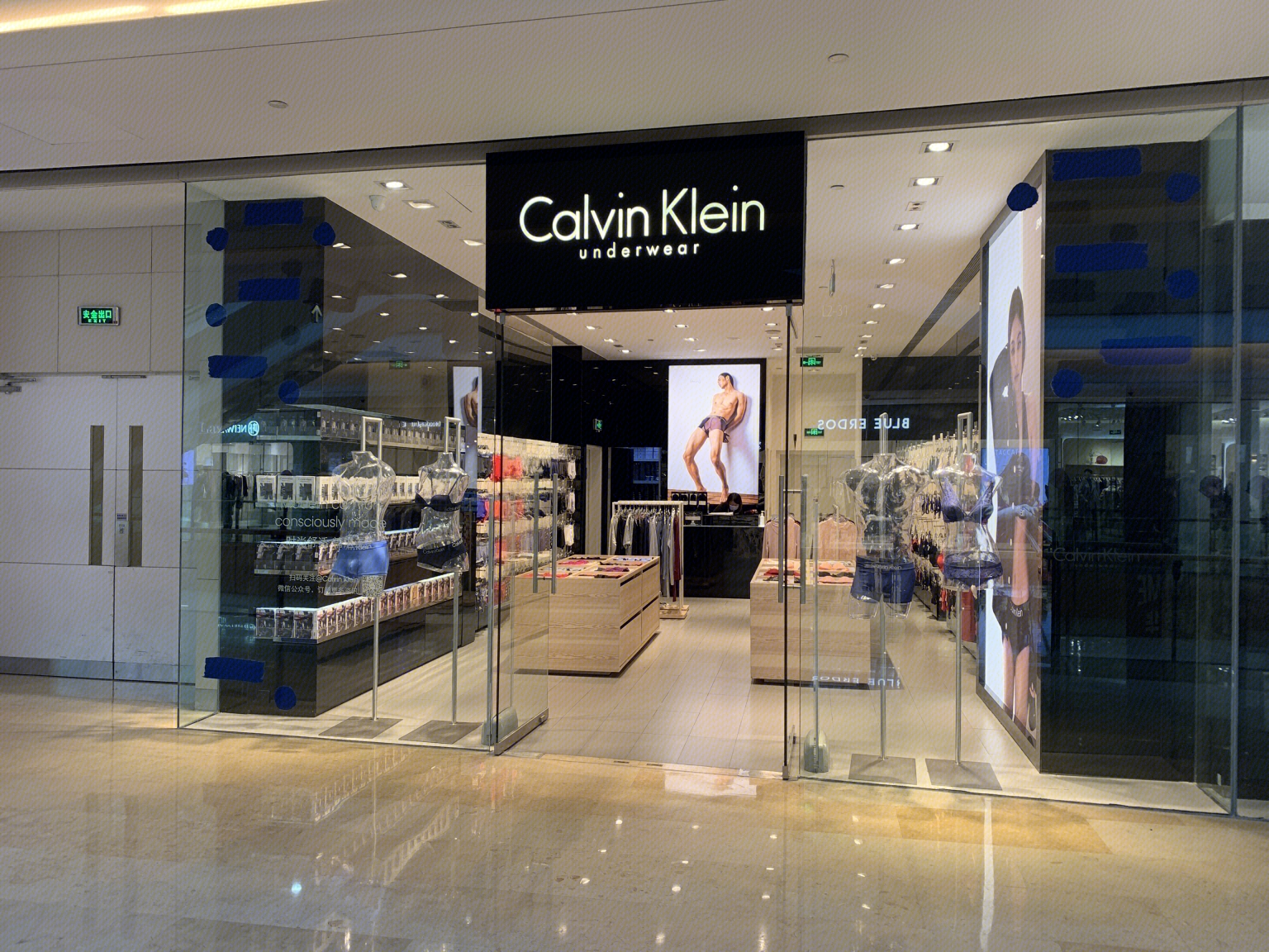 CK calvin klein underware 内衣-罐头图库