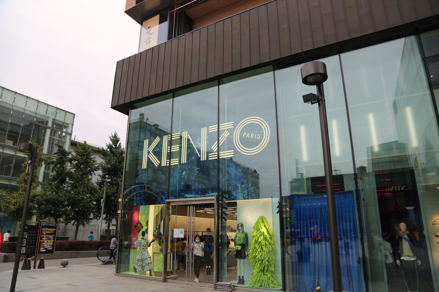 KENZO 服装 服饰 时尚品牌-罐头图库