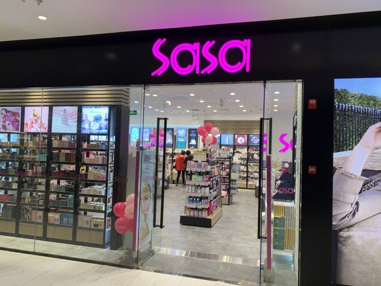 Sasa 莎莎 美妆 化妆品-罐头图库