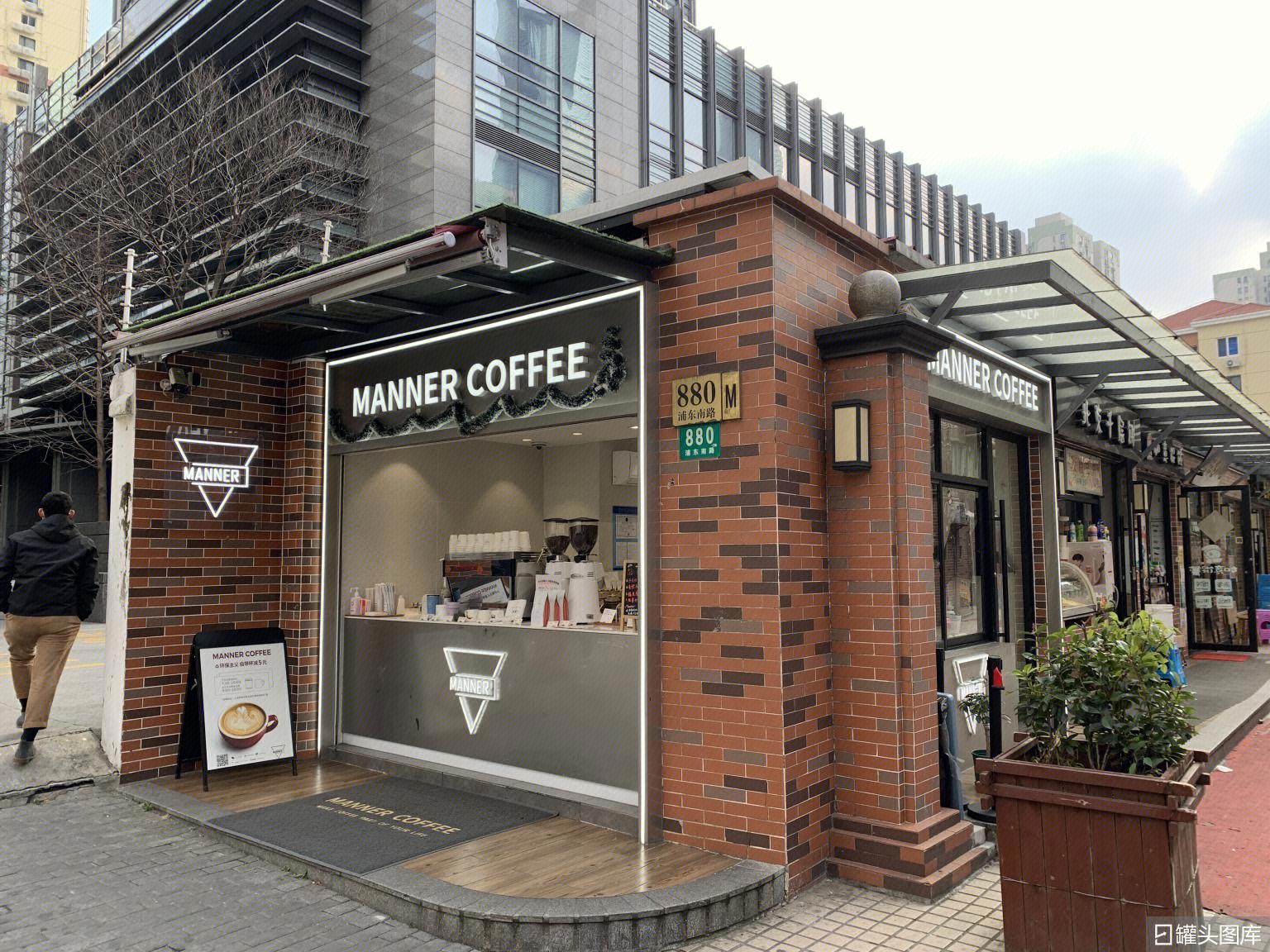 MANNER COFFEE 咖啡 新零售-罐头图库