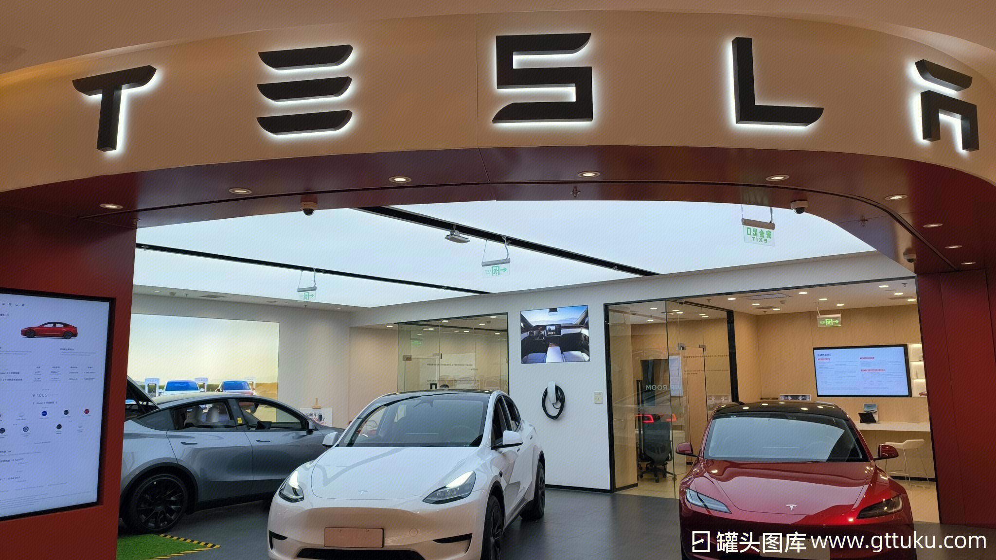 特斯拉 TESLA 特斯拉4S店-罐头图库